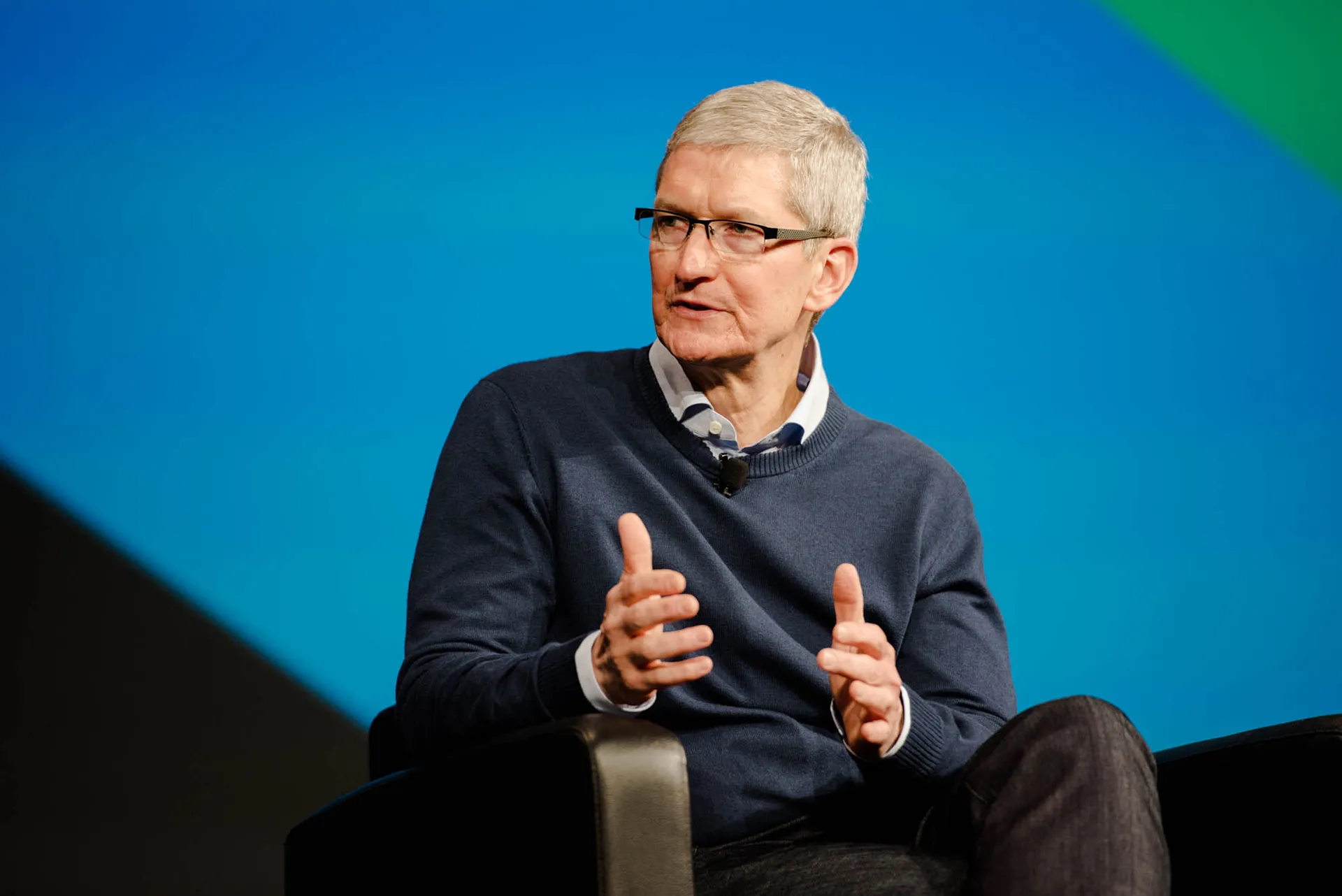 Tim Cook Says Apple Must Catch Up in AI and Will Invest to Make It Happen